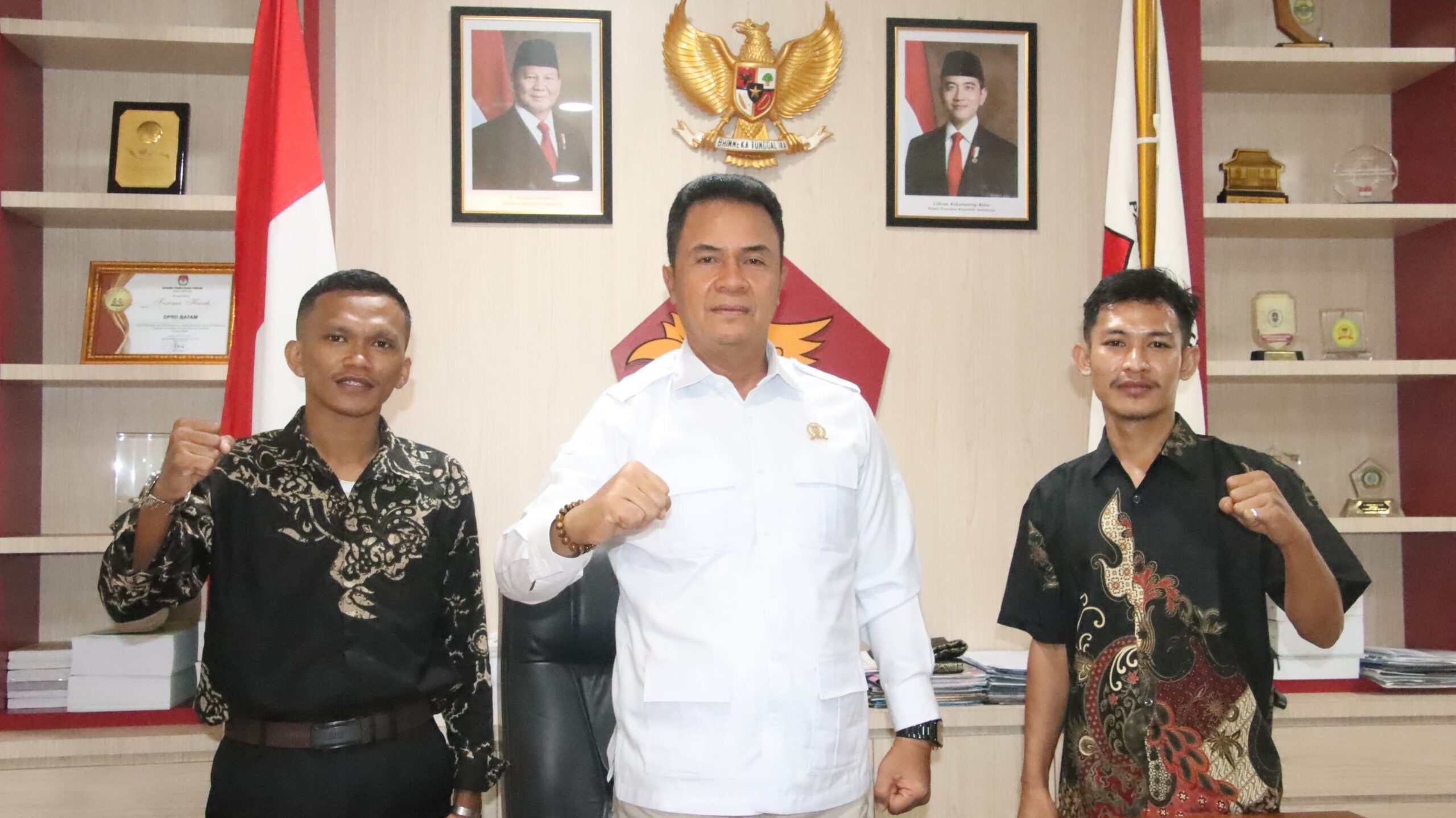 Wakil Ketua I DPRD Batam Terima Silaturahim BEM SI, Bahas Pendidikan ...